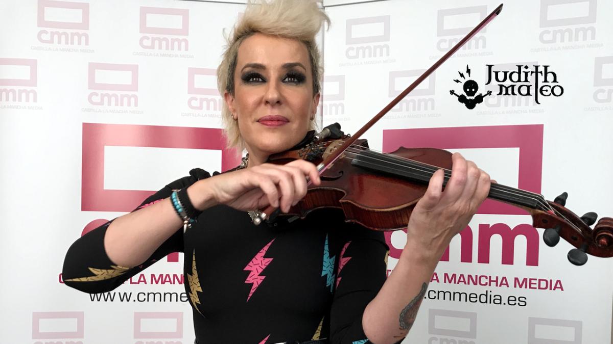 Judith Mateo pone la música al 20 aniversario de Castilla-La Mancha Media