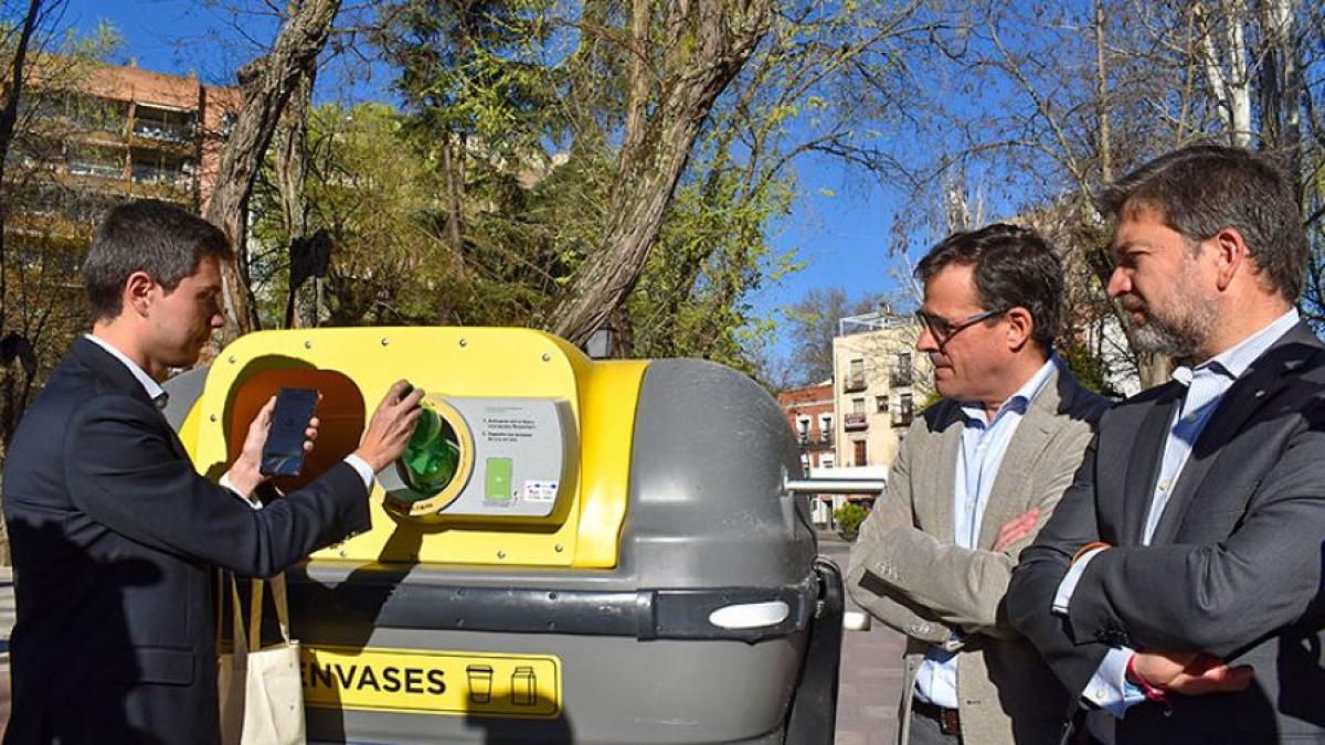 Guadalajara instala contenedores que incentivan el reciclaje