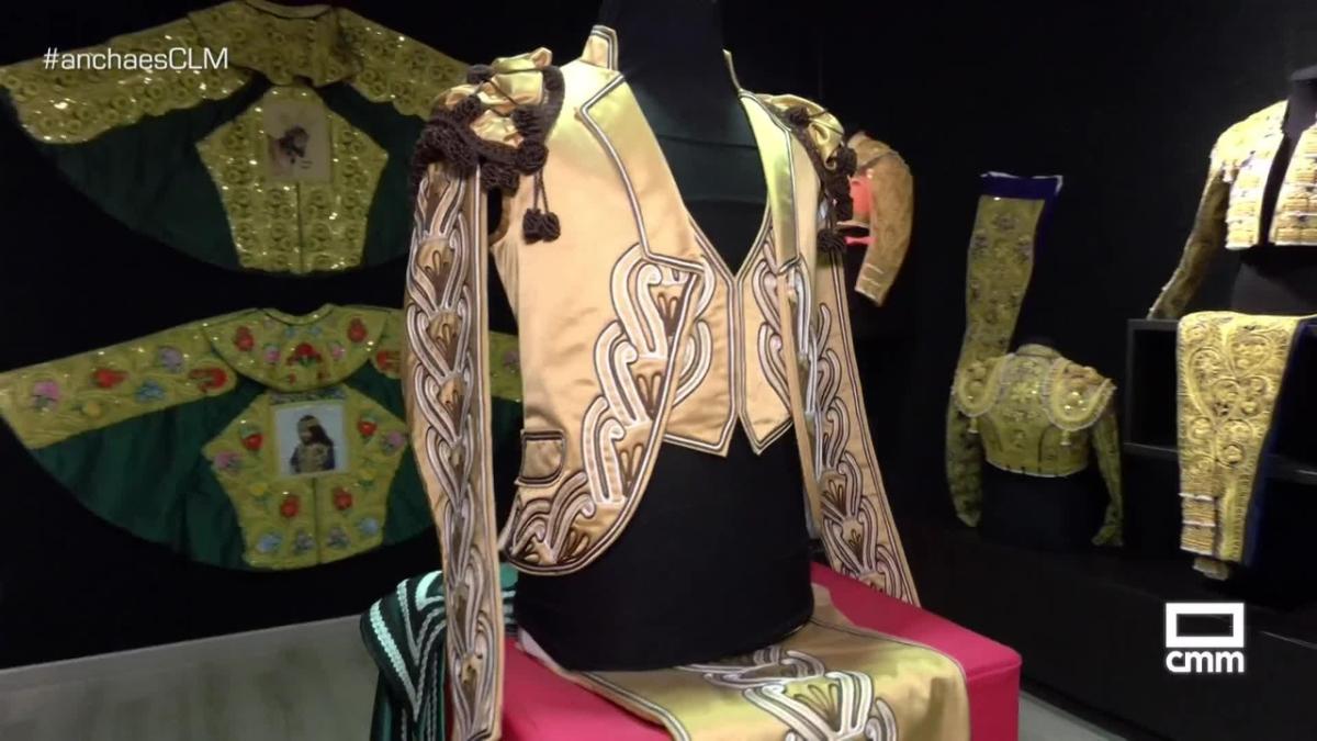 Justo Algaba, 50 años vistiendo a grandes figuras taurinas | Ancha es ...