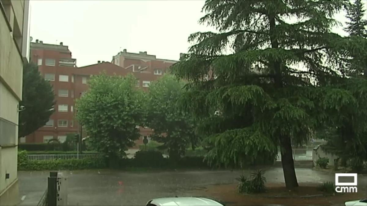 Una fuerte tormenta descarga 18 litros en la ciudad de Cuenca