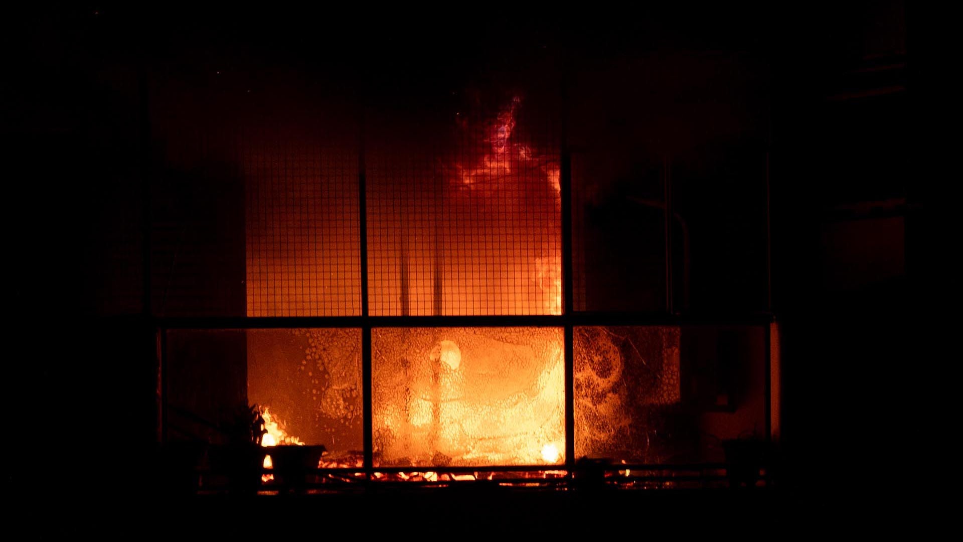 Una afectada por inhalación de humo en el incendio de una vivienda de ...