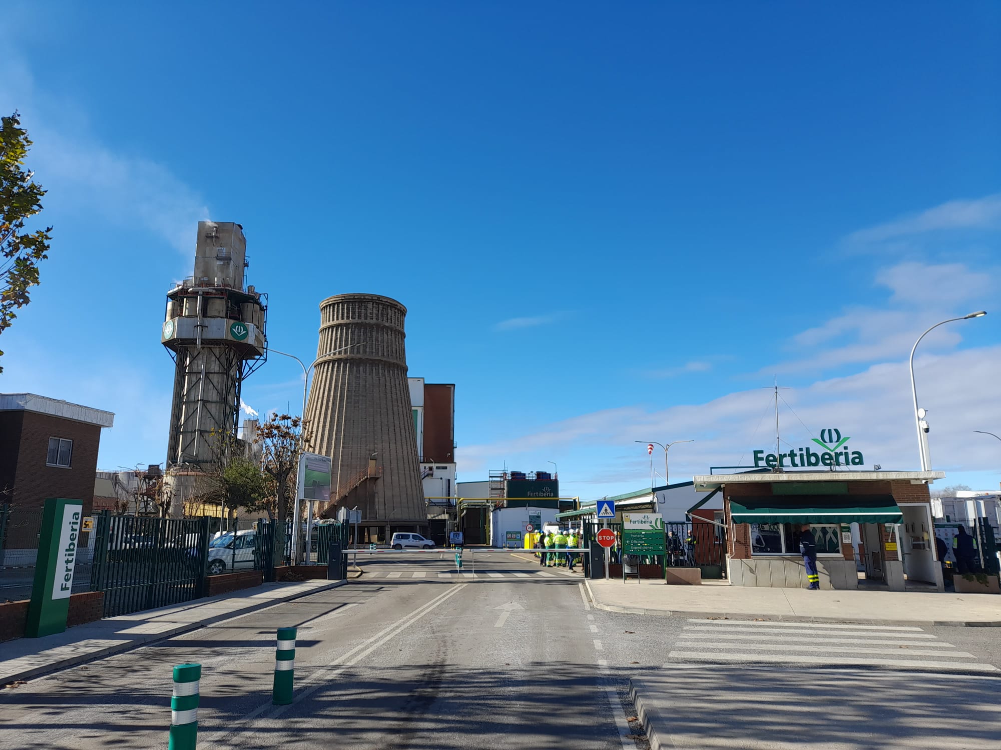 Incendio en una bomba del exterior de la planta de amoniaco de ...